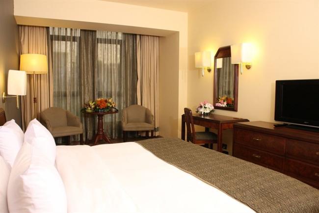 Le Commodore Hotel,Beirut:Photos,Reviews,Deals