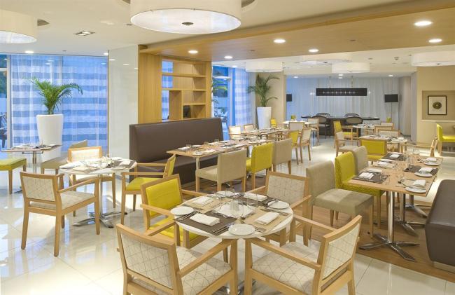 Holiday Inn Muscat Al Seeb,Muscat:Photos,Reviews,Deals