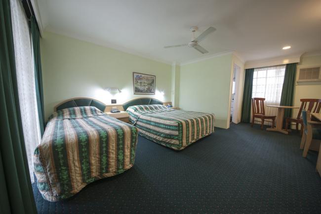 Colonial Terrace Motor Inn,Port Stephens:Photos,Reviews,Deals
