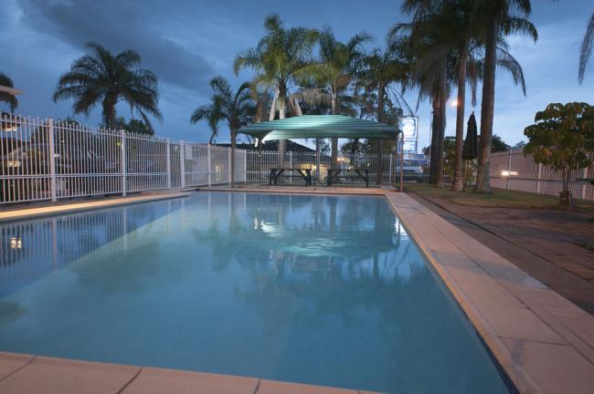 Colonial Terrace Motor Inn,Port Stephens:Photos,Reviews,Deals