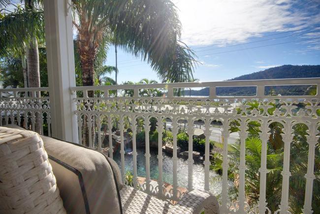 Colonial Palms Motor Inn,Whitsunday Islands:Photos,Reviews,Deals