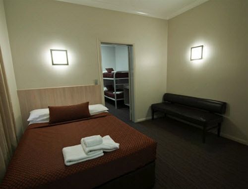 City Oasis Inn,Townsville:Photos,Reviews,Deals