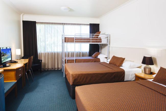 City Oasis Inn,Townsville:Photos,Reviews,Deals