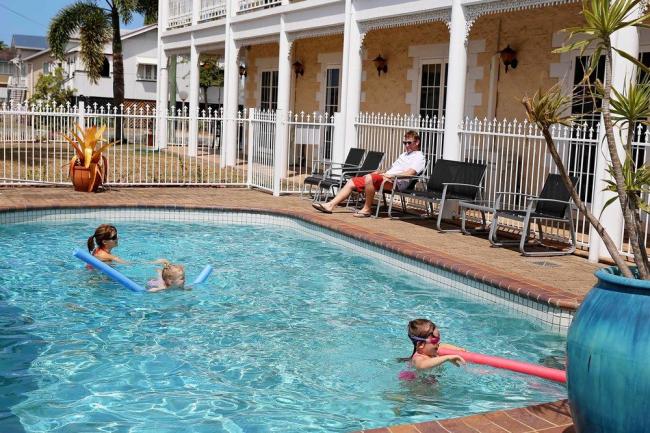 White Lace Motor Inn,Mackay:Photos,Reviews,Deals