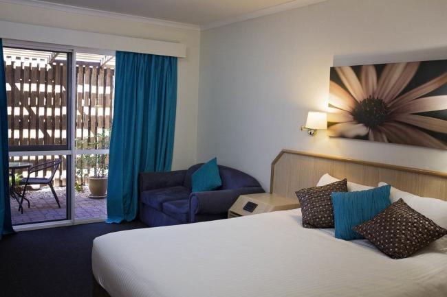 White Lace Motor Inn,Mackay:Photos,Reviews,Deals