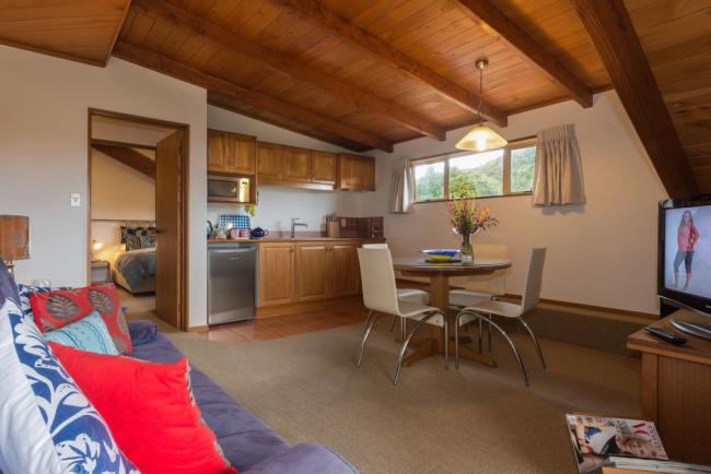 Chalet Romantica,Bay of Islands:Photos,Reviews,Deals