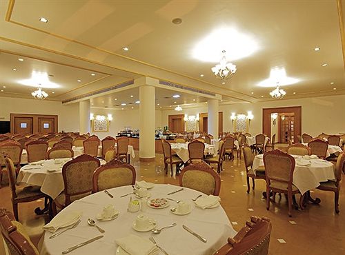 Hotel Rang Mahal,Jaisalmer:Photos,Reviews,Deals