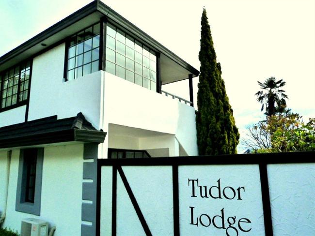 Tudor Lodge Motel,Nelson:Photos,Reviews,Deals