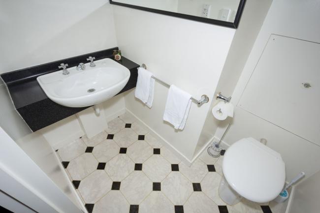 ASURE Caples Court Motel & Apartments,Queenstown:Photos,Reviews,Deals