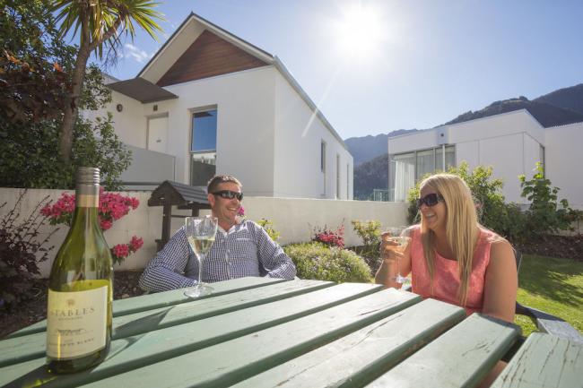 ASURE Caples Court Motel & Apartments,Queenstown:Photos,Reviews,Deals