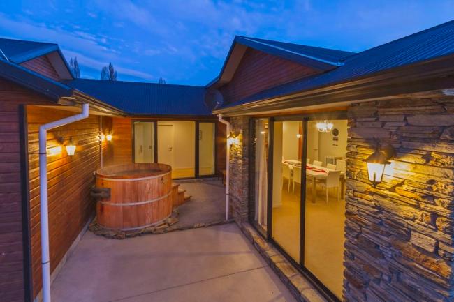 Wanaka Alpine Lodge,Wanaka:Photos,Reviews,Deals