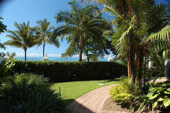 Costa Royale Trinity Beach,Cairns:Photos,Reviews,Deals