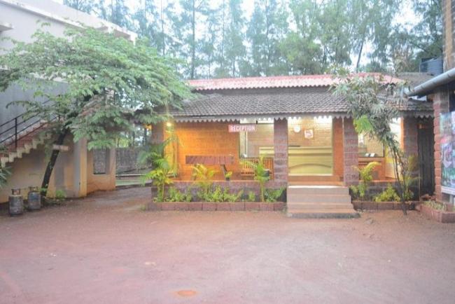 Nakshatra Beach Resort By O'NEST,Ganpatipule:Photos,Reviews,Deals