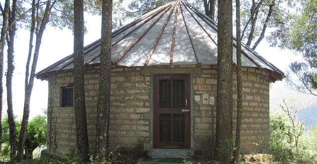 Hotel Mountain Resort Almora,Almora:Photos,Reviews,Deals