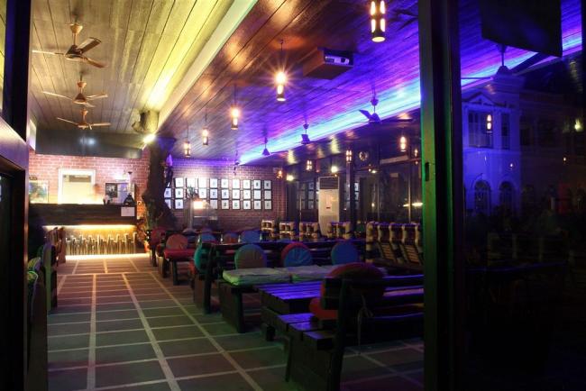 Hotel Surya Kaiser Palace,Varanasi:Photos,Reviews,Deals