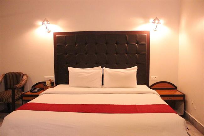 Hotel Surya Kaiser Palace,Varanasi:Photos,Reviews,Deals