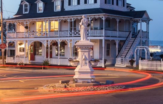 Inn at Old Harbor,Block Island:Photos,Reviews,Deals