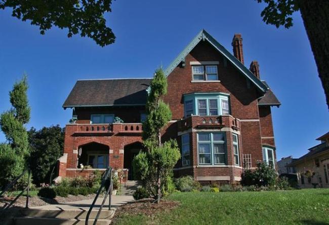 The Brumder Mansion,Milwaukee:Photos,Reviews,Deals