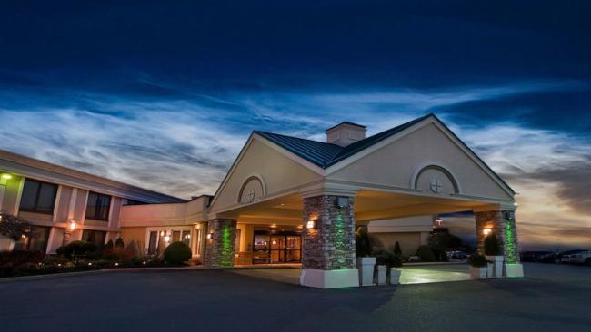 Holiday Inn Buffalo International Airport,Buffalo:Photos,Reviews,Deals