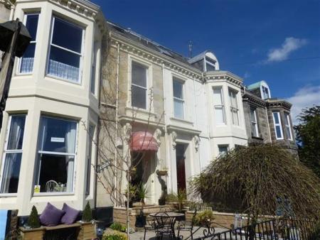 Top 18 Resorts in Dundee |Places to stay in Dundee