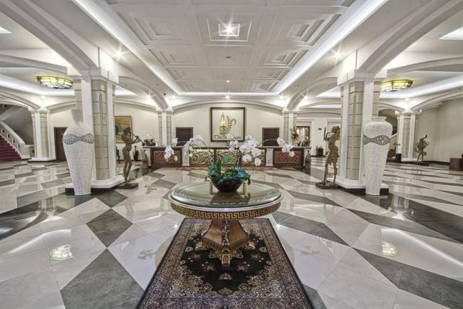 The Rich Jogja Hotel,Yogyakarta:Photos,Reviews,Deals
