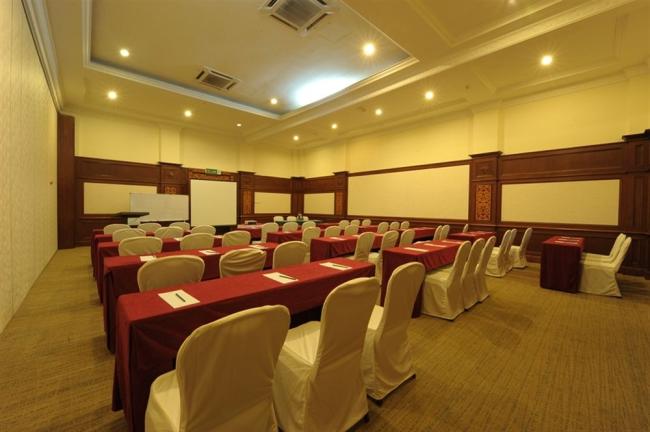 Sibu Island Resort,Sibu Island:Photos,Reviews,Deals